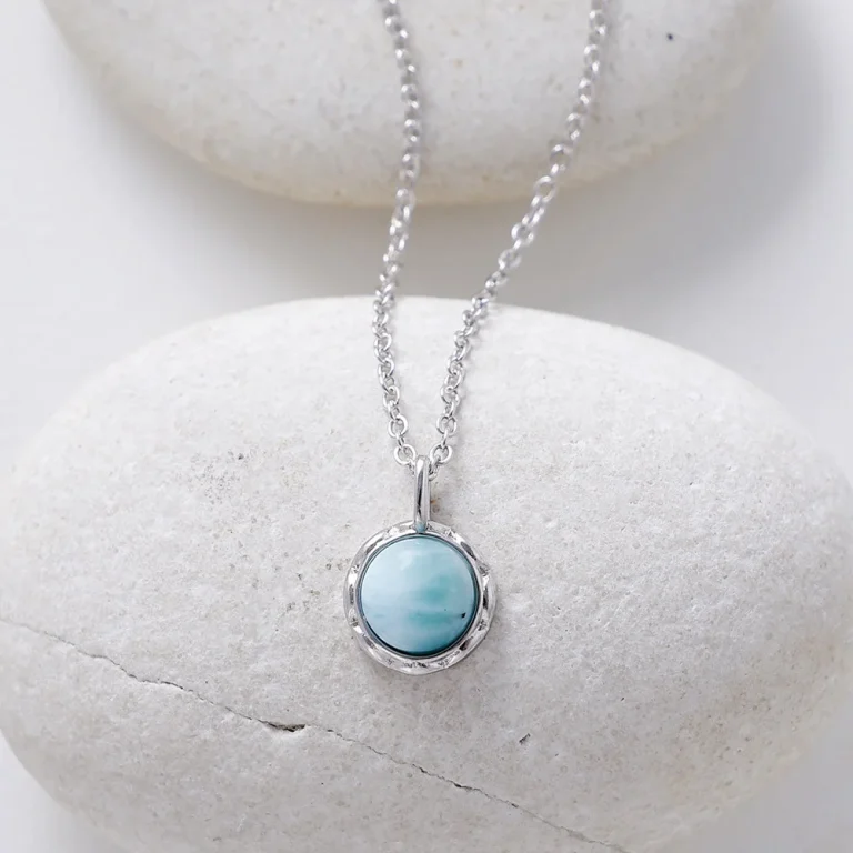 Propiedades, beneficios y significado del Larimar. Historia Larimar